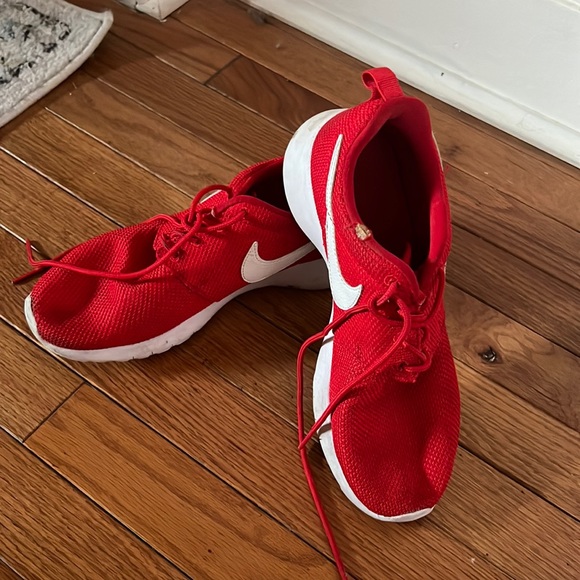 Shoes | Nike Red Sneakerstrainers | Poshmark